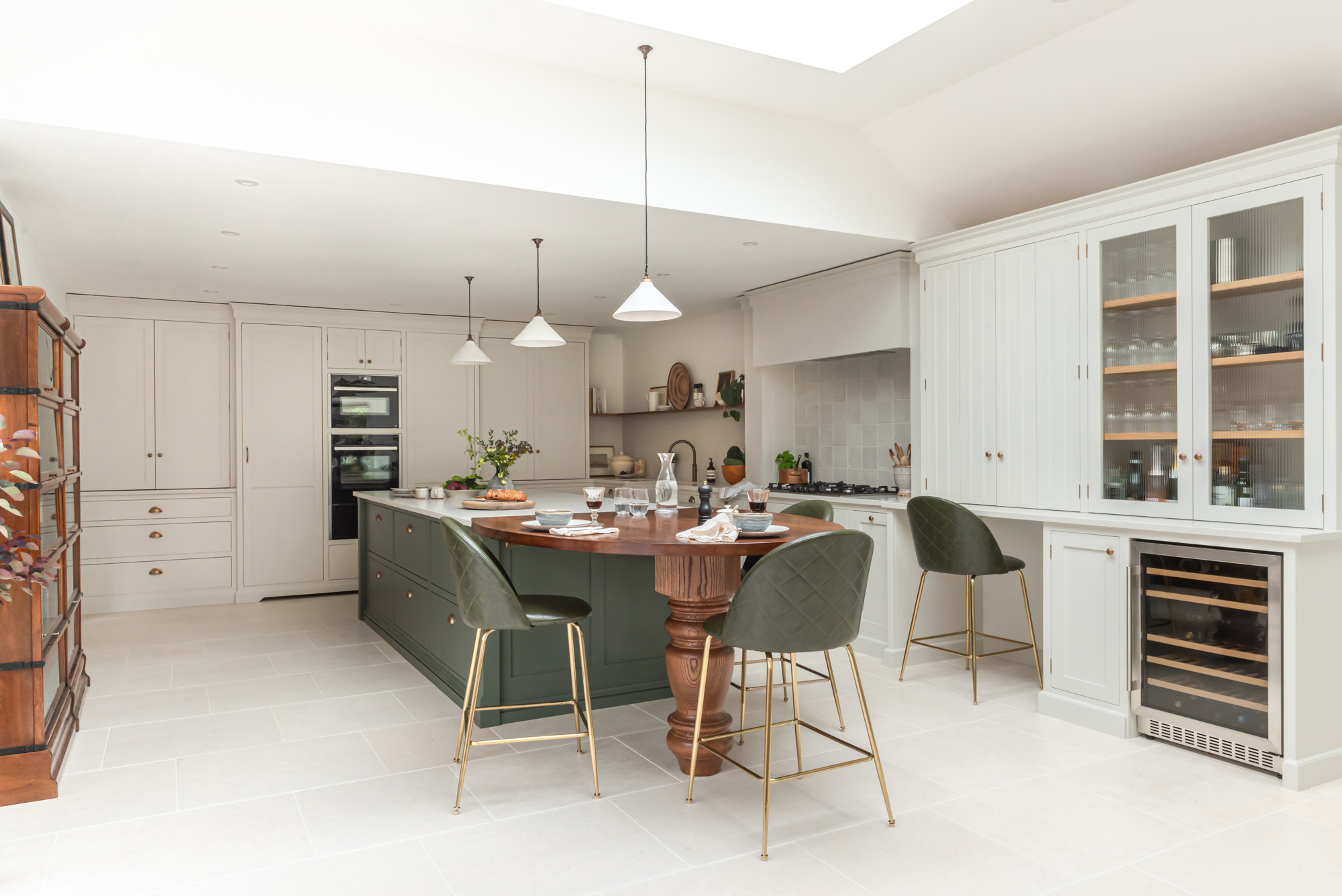 The Courthouse Kitchen | Shere Kitchens - beautiful kitchens handmade ...